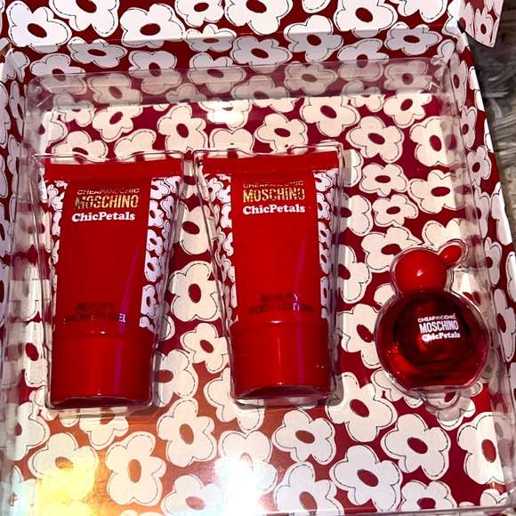 Moschino | Other | Moschino Gift Set | Poshmark